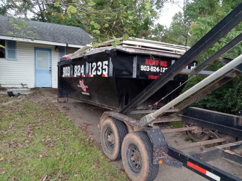 Dumpster Rental Service - Red Lick, TX - BullsEye Dumpsters