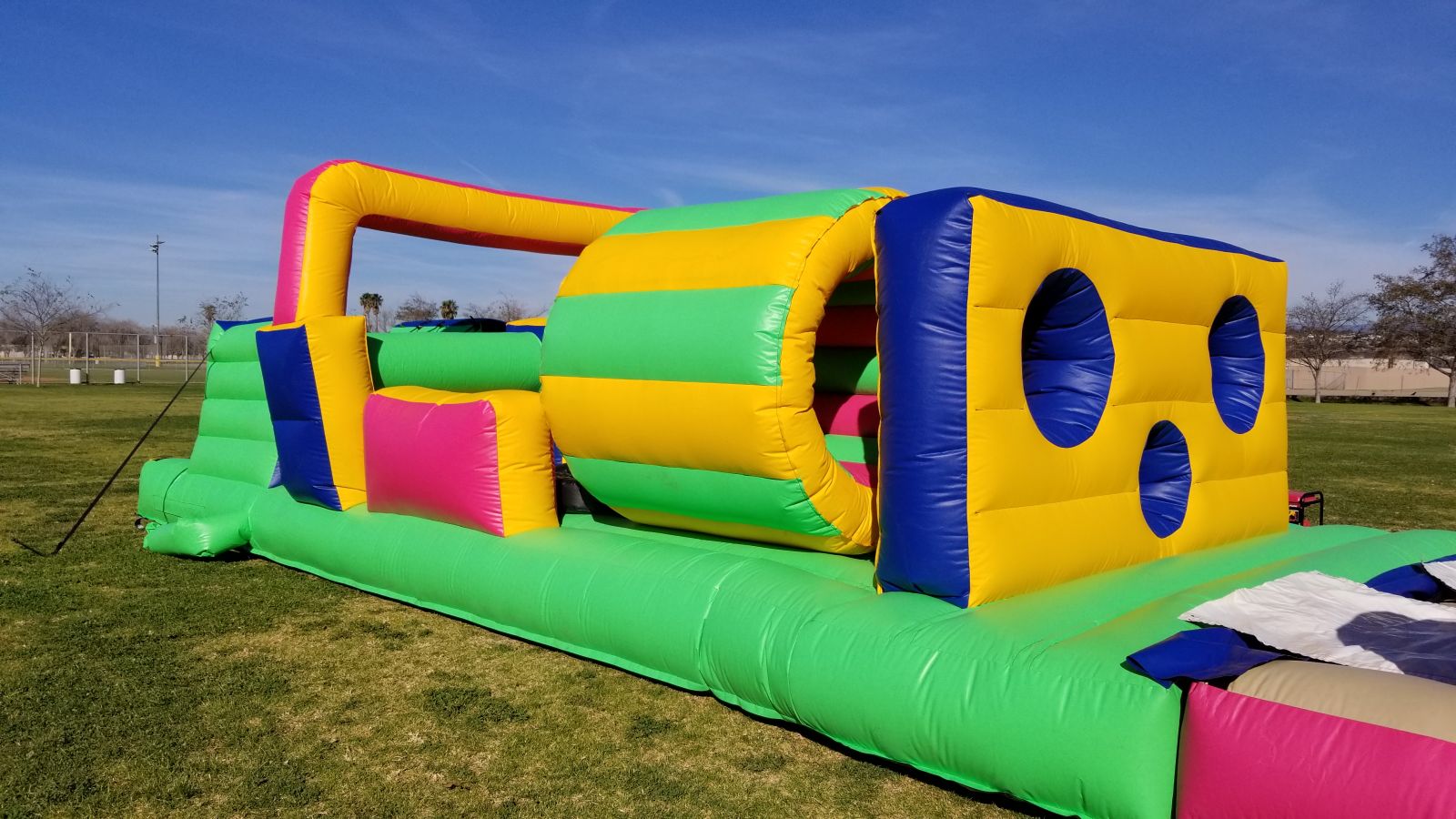 Godzilla Obstacle Course ( 133 Foot FUN-Long) | Jolly Jumps | bounce ...