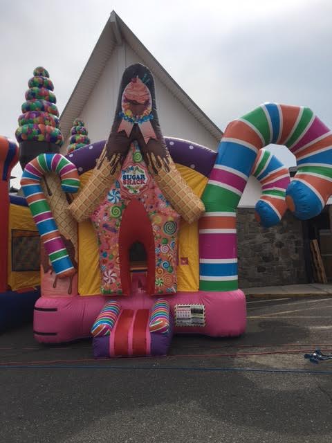 The Sugar Shack Bouncy House 15x15 - Jump around party rentals