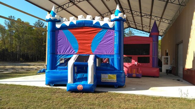 Frozen Bounce House | Outdoor Party Inflatables | bounce house rentals ...