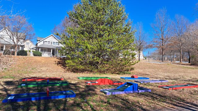6 Hole Mini Golf Course Rental
