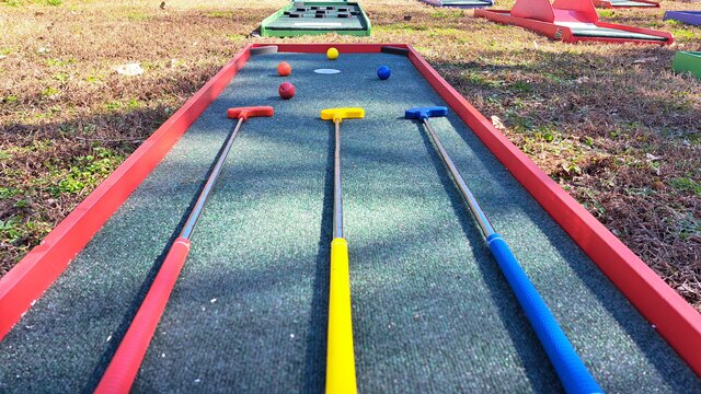6 Hole Mini Golf Course Rental