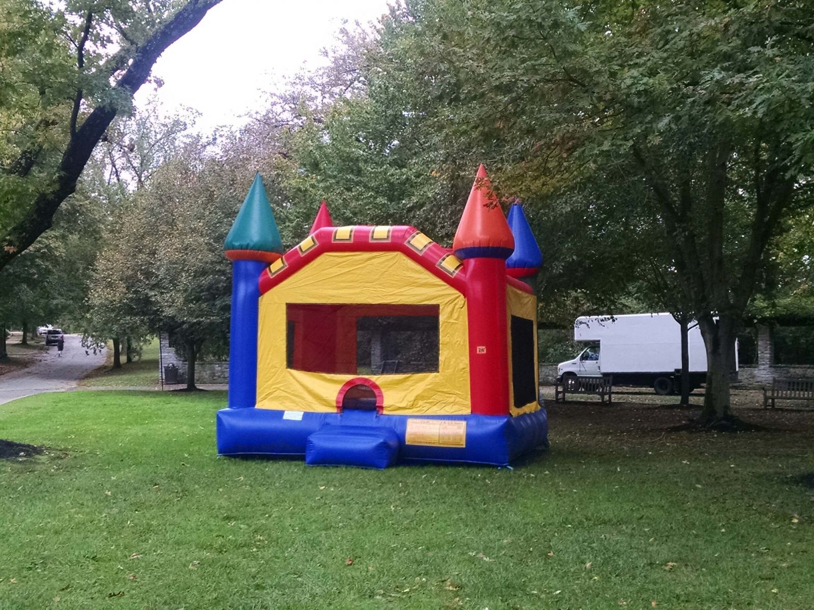 Large Castle Bounce House Rental | Renting a Castle Bouncer | The ...